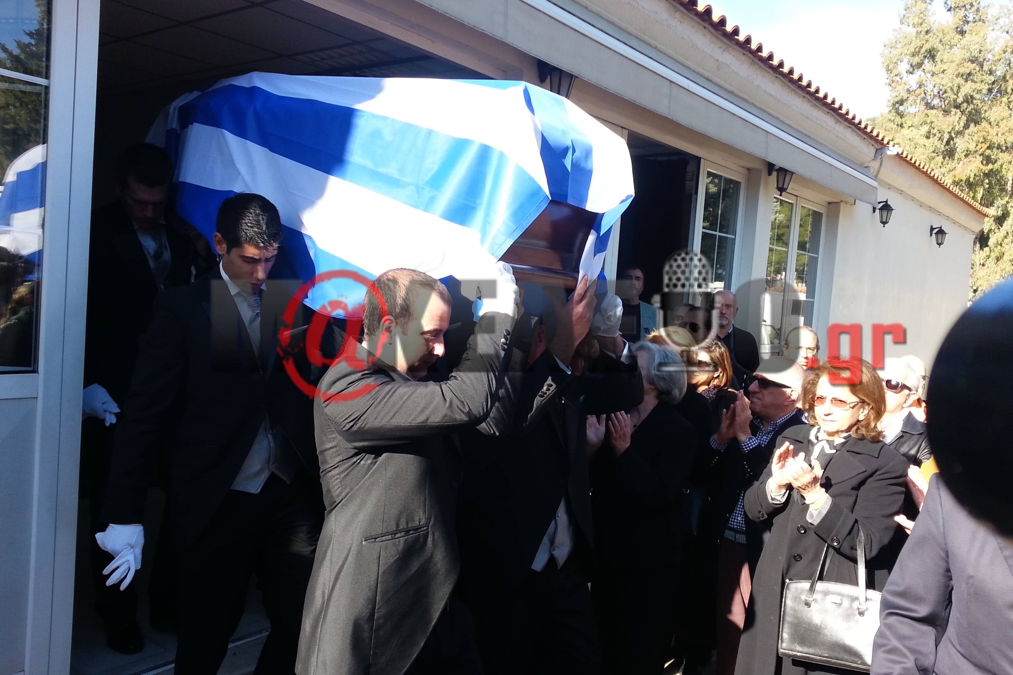 ΤΟ ΤΕΛΕΥΤΑΙΟ ΧΕΙΡΟΚΡΟΤΗΜΑ ΣΤΗΝ ΑΝΝΑ ΣΥΝΟΔΙΝΟΥ! ΠΛΗΘΟΣ ΚΟΣΜΟΥ, ΗΘΟΠΟΙΩΝ ...