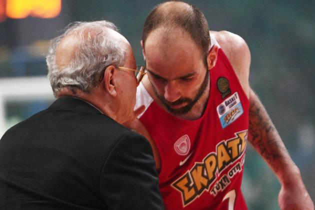 Η ΤΡΟΜΕΡΗ φωτογραφία του Θανάση Γιαννακόπουλου μετά το τρίποντο ...
