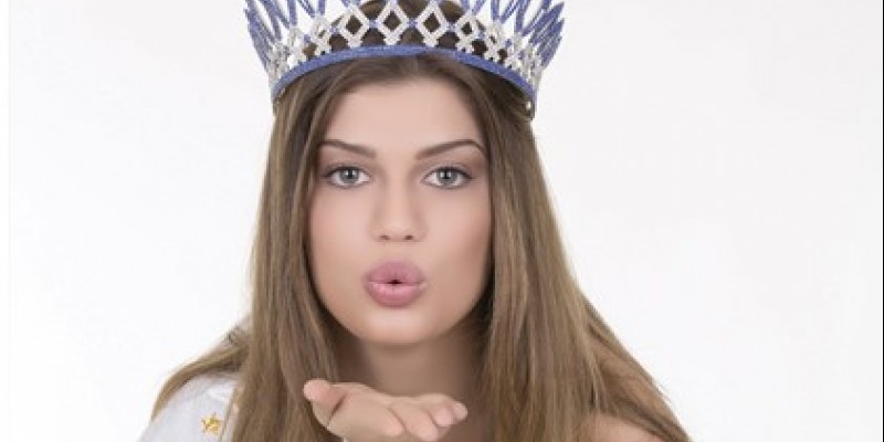 Η ΠΙΟ ΤΥΧΕΡΗ γυναίκα στον ΚΟΣΜΟ! Η «εφτάψυχη» καλλονή που γλίτωσε από ...