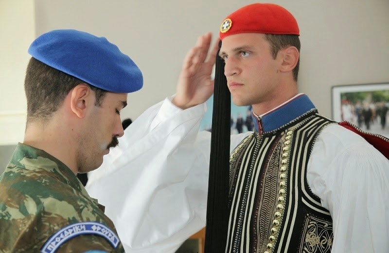 ΣΕΙΣΜΟΣ!!!ΕΙΜΑΣΤΕ ΠΕΡΗΦΑΝΟΙ ΓΙ ΑΥΤΑ ΤΑ ΠΑΛΙΚΑΡΙΑ! “ΓΟΝΑΤΙΣΑΝ” ΟΙ ...