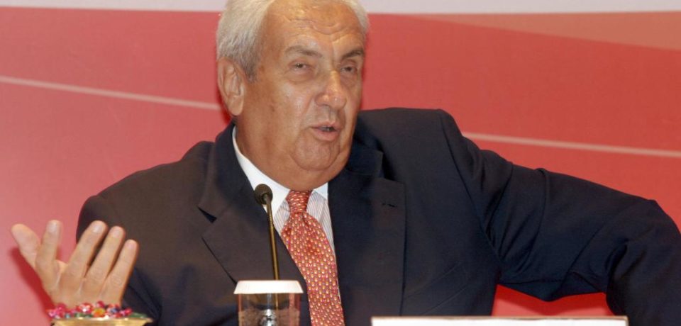 ΤΡΕΛΑΘΗΚΕ Ο ΓΕΡΟΣ! Χαμός στον Alpha: Ο Κοντομηνάς έξαλλος άρχισε να ...