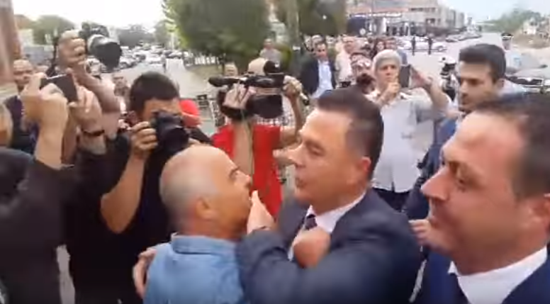 ΑΓΡΙΑ ΕΠΙΘΕΣΗ ΟΠΑΔΟΥ ΤΟΥ ΠΑΟΚ ΣΤΟΝ ΚΥΡΙΑΚΟ ΜΗΤΣΟΤΑΚΗ: “Ο ΜΑΡΙΝΑΚΗΣ ...