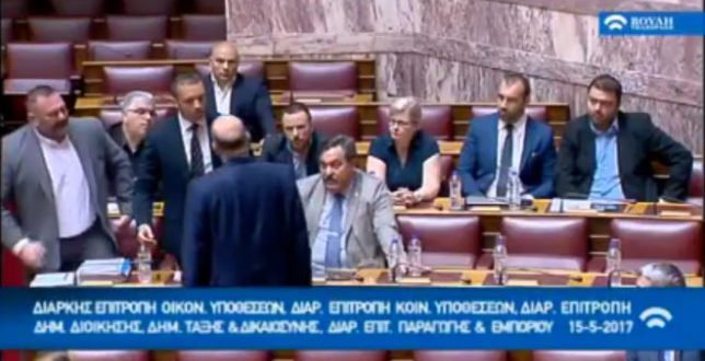 KI OMΩΣ, Ο ΚΑΣΙΔΙΑΡΗΣ ΕΡΙΞΕ ΠΟΛΛΑ “ΜΠΟΥΚΕΤΑ” ΣΤΟΝ ΔΕΝΔΙΑ! ΤΟ ...