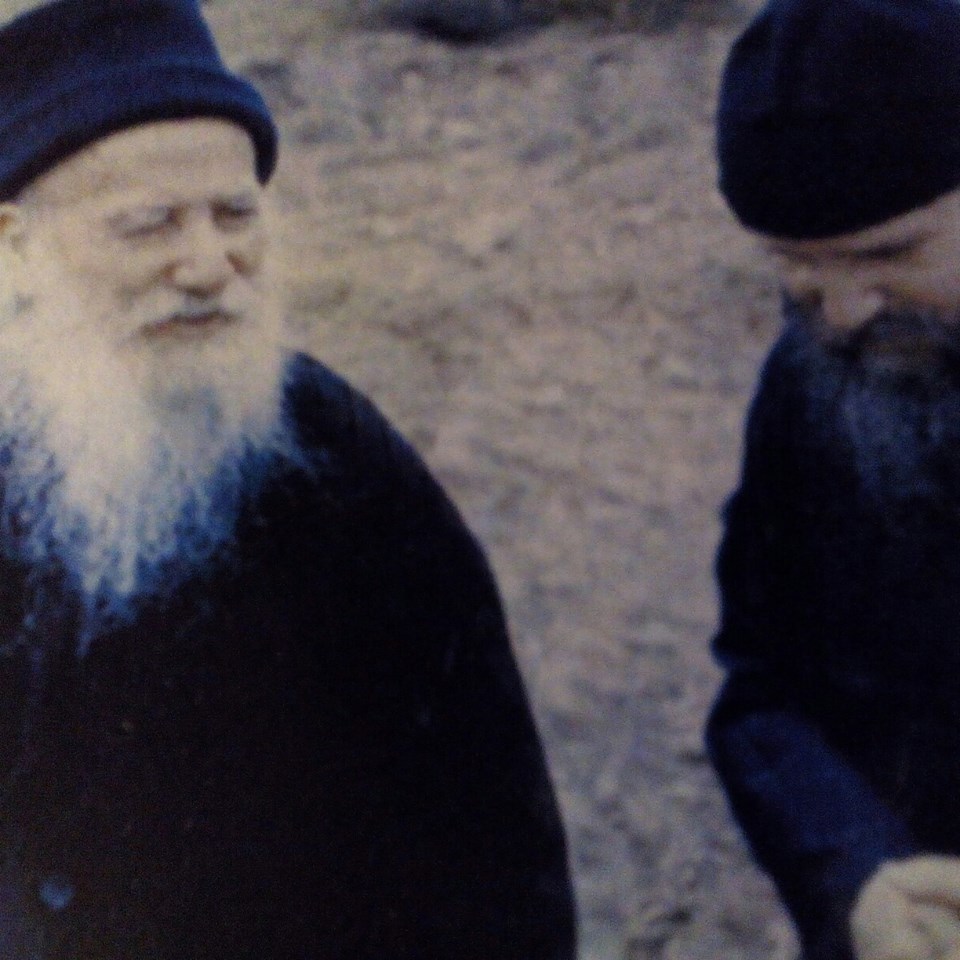 Αγιος Πορφυριος Kαυσοκαλυβιτης, Μαρτυριες Θαυματων απο τον Γιατρο του ...