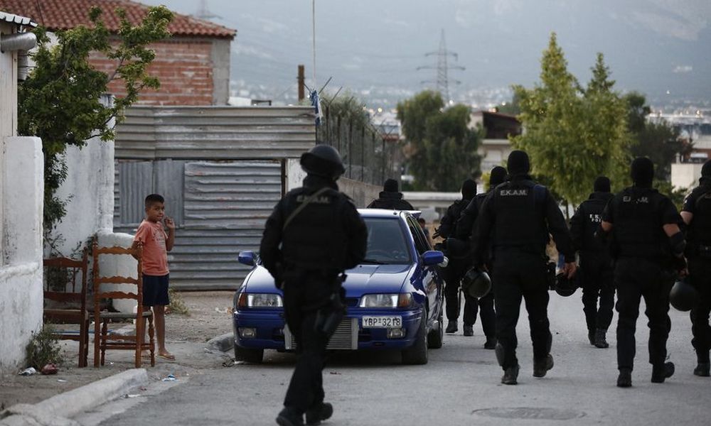 ΕΚΤΑΚΤΟ: ΞΕΧΕΙΛΙΖΕΙ η ΟΡΓΗ- ΧΑΟΣ στη πορειά κατά των ΓΥΦΤΩΝ ...