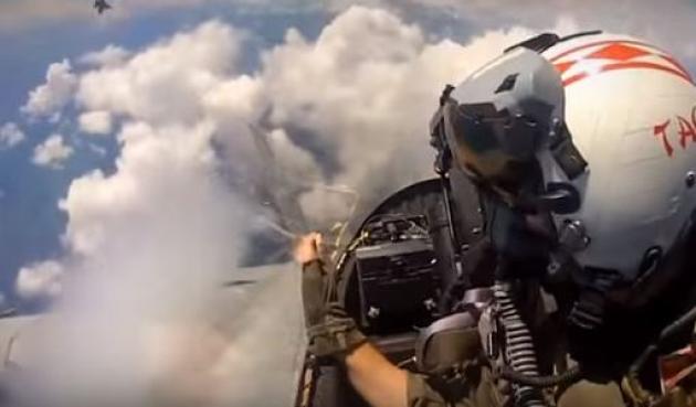 Ένα βίντεο αφιερωμένο στο μοναδικό επάγγελμα του πιλότου! Aπολαύστε το ...