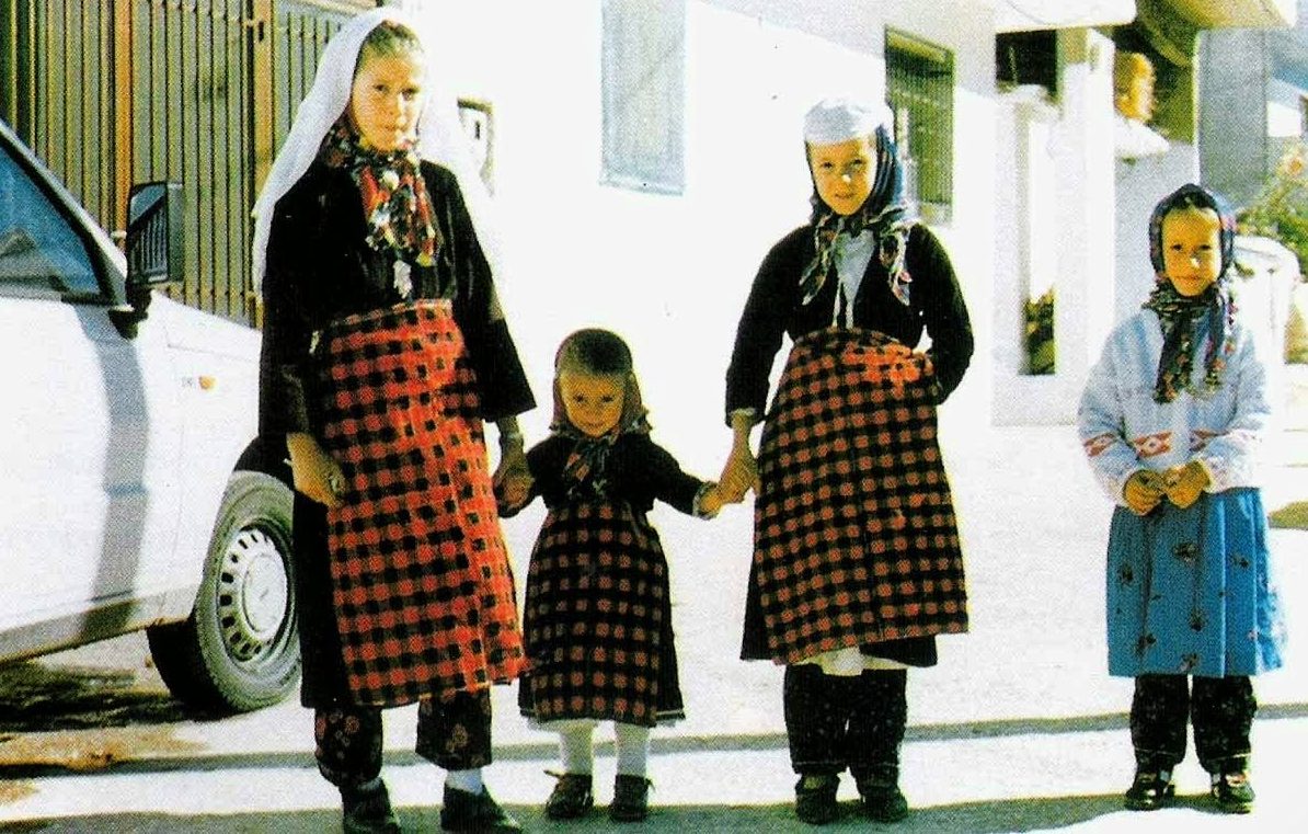 “ΒΡΑΖΕΙ” Η ΧΩΡΑ. ΣΤΡΩΝΟΥΝ ΤΟ ΧΑΛΙ ΣΤΟΥΣ ΤΟΥΡΚΑΛΑΔΕΣ ΟΙ ΑΝΘΕΛΛΗΝΕΣ ...