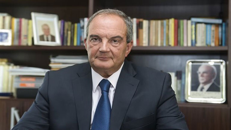 ΕΠΙΘΕΣΗ ΣΤΟΝ ΚΩΣΤΑ ΚΑΡΑΜΑΝΛΗ! – Makeleio.gr