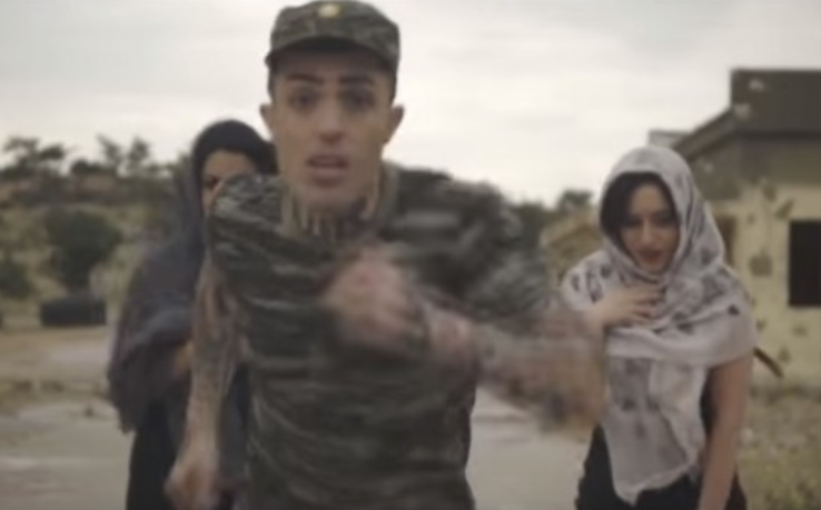 Σάλος με τραγούδι του ράπερ Tus που προσβάλλει τους Κύπριους! (BINTEO ...