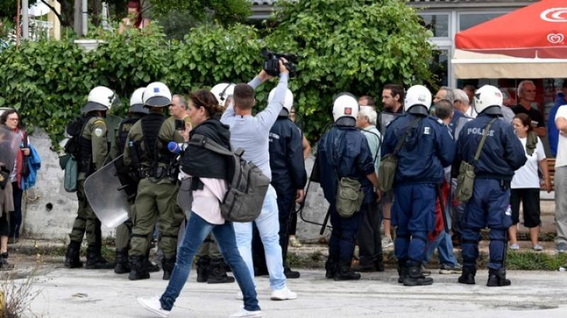 OYTE ΣΤΗΝ ΚΑΤΟΧΗ! Με Υπεύθυνη Δήλωση στην Αστυνομία πηγαίνουν στα ...