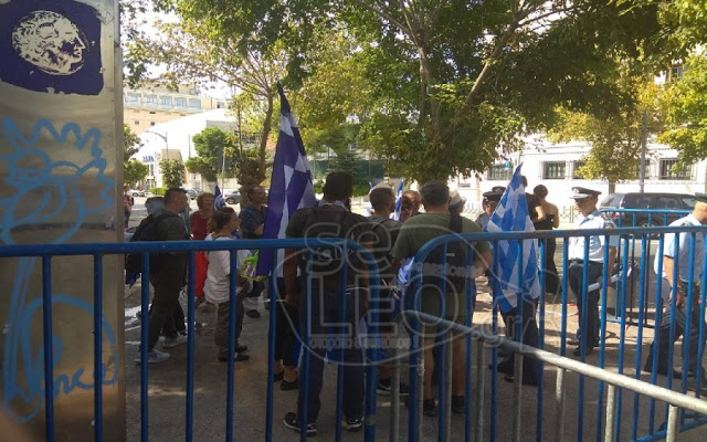 ΤΩΡΑ…!! ΕΦΤΑΣΑΝ ΟΙ ΠΡΩΤΟΙ ΕΛΛΗΝΕΣ για το συλλαλητήριο… ΤΡΙΠΛΟ ΜΠΛΟΚΟ ...