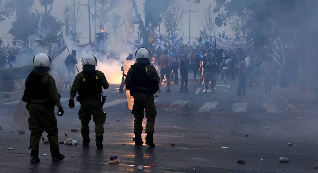 ΑΤΣΑΛΙ, ΣΙΔΕΡΟ, ΠΕΤΡΑ ΚΑΙ ΦΩΤΙΑ ΣΤΗ ΘΕΣΣΑΛΟΝΙΚΗ – ΕΠΙ 6 ΩΡΕΣ ΛΑΟΣ ...