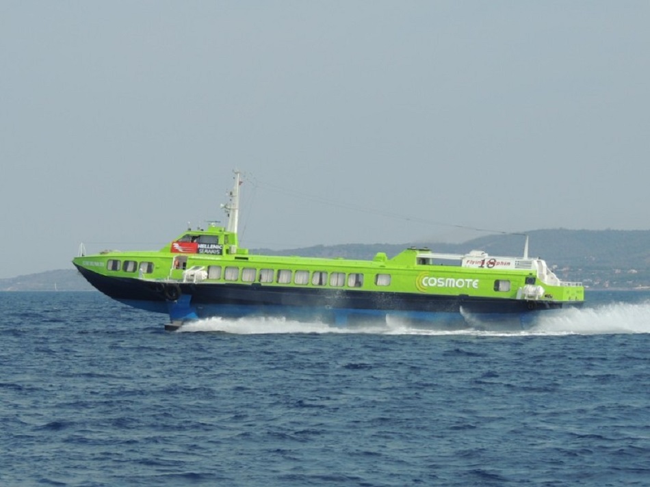 “Σαραβαλάκι αγάπη μου”: Μηχανική βλάβη στο «Flying Dolphin 18 ...