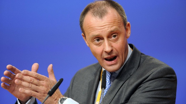 Σοκ στη Γερμανία! Ο τύπος που θέλει να γίνει καγκελάριος στη θέση της ...