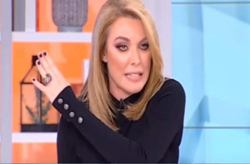 ΚΛΑΙΕΙ ΜΕ ΜΑΥΡΟ ΔΑΚΡΥ Η ΣΤΕΦΑΝΙΔΟΥ – Την πήρε χαμπάρι ο κόσμος και ...