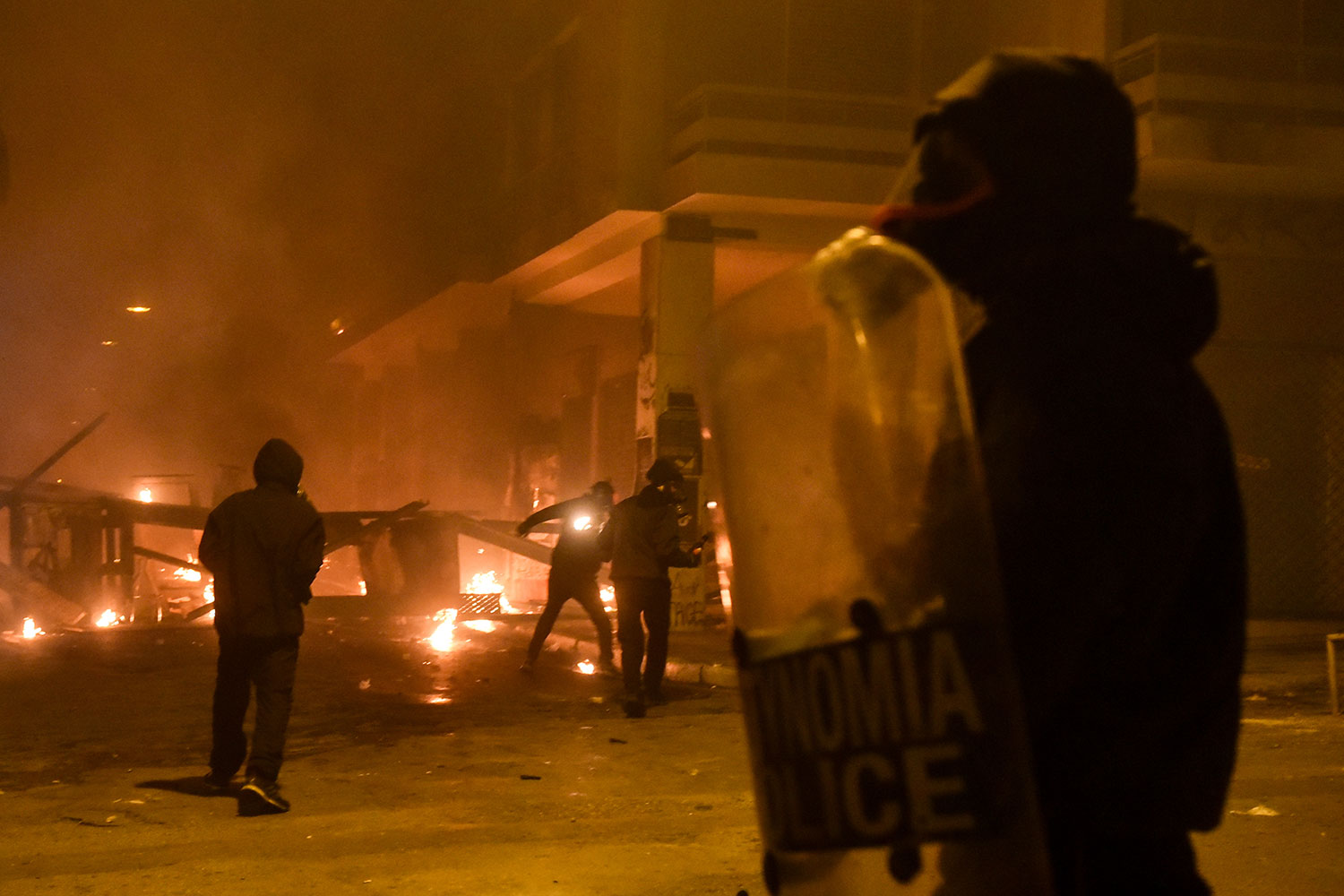 ΝΥΧΤΑ ΤΟΥ ΑΓΙΟΥ ΒΑΡΘΟΛΟΜΑΙΟΥ! ΣΟΒΑΡΑ ΕΠΕΙΣΟΔΙΑ ΚΑΙ ΚΑΤΑΣΤΡΟΦΕΣ ΣΕ ΑΘΗΝΑ ...
