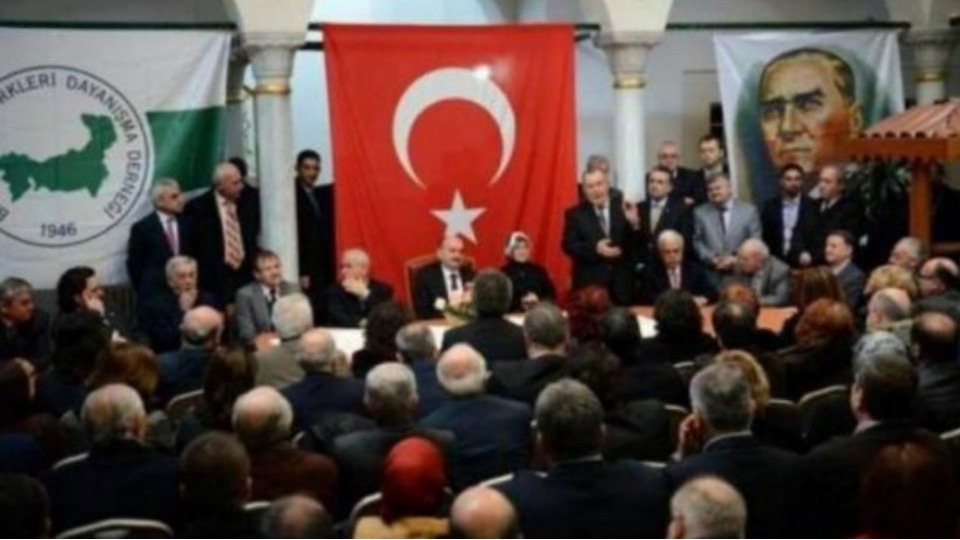 ΜΗΝ ΚΛΑΙΓΟΜΑΣΤΕ ΜΕΤΑ! ΜΙΑ ΣΠΕΙΡΑ ΑΠΟ ΑΝΘΕΛΛΗΝΕΣ ΚΑΤΑΣΤΡΕΦΕΙ ΤΗΝ ΕΛΛΑΔΑ ...