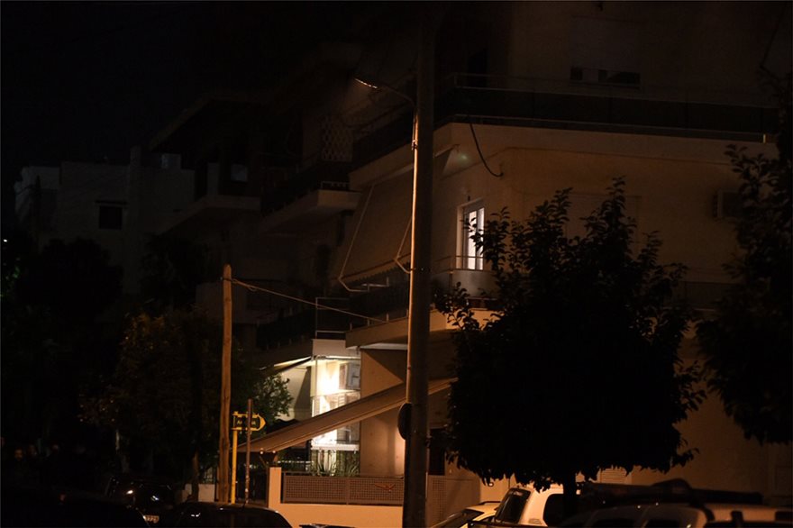 ΕΚΤΑΚΤΟ! ΠΑΡΑΔΟΘΗΚΕ Ο ΕΝΟΠΛΟΣ 60ΧΡΟΝΟΣ ΤΑΞΙΤΖΗΣ ΠΟΥ ΕΙΧΕ ΤΑΜΠΟΥΡΩΘΕΙ ΣΕ ...