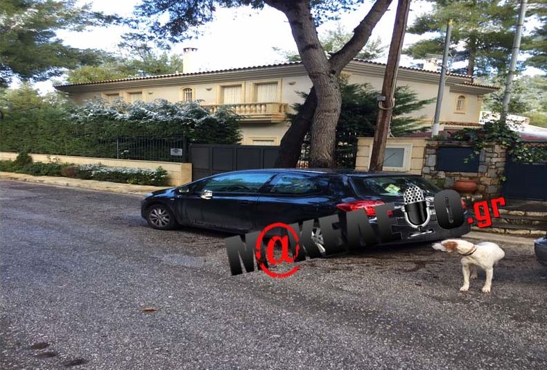 ΠΟΥ ΤΑ ΒΡΗΚΕΣ ΤΟΣΑ ΦΡΑΓΚΑ ΚΥΡΙΕ ΜΑΝΙΑΔΑΚΗ; ΙΔΟΥ Η ΒΙΛΑ ΤΟΥ ...