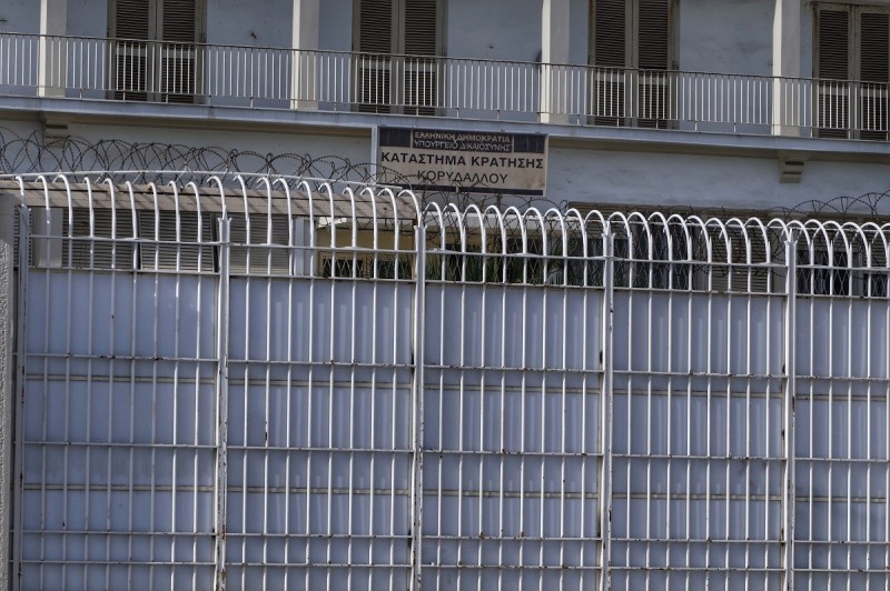 ΞΕΦΡΑΓΟ ΑΜΠΕΛΙ Ο ΚΟΡΥΔΑΛΛΟΣ! Βρήκαν κινητά στα χέρια των… – Makeleio.gr