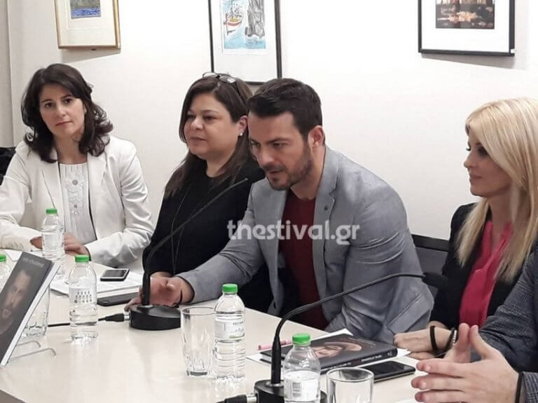 ΔΕΝ ΥΠΑΡΧΕΙ ΣΩΤΗΡΙΑ! Πήγαν να μάθουν πως την κόβει την καρύδα! Χαμός ...