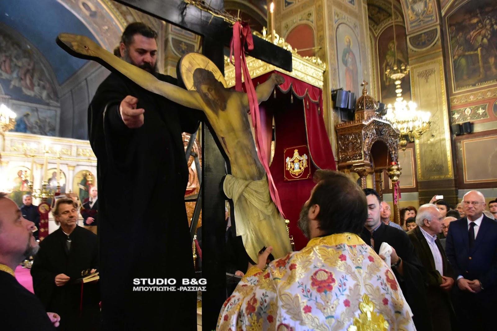 Η Αποκαθήλωση στον Μητροπολιτικό Ναό Αγίου Γεωργίου Ναυπλίου (ΦΩΤΟ ...