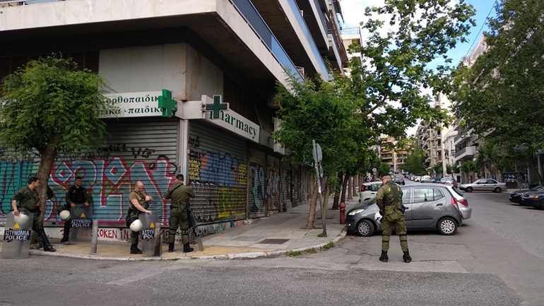 ΤΑ ΜΑΥΡΑ ΧΑΛΙΑ ΤΟΥ ΚΕΝΤΡΟΥ ΤΗΣ ΑΘΗΝΑΣ! ΑΣΤΥΝΟΜΙΚΟΣ ΤΡΑΥΜΑΤΙΑΣ ΜΕΤΑ ΑΠΟ ...