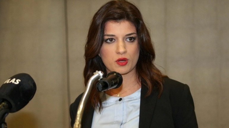 ΣΤΗΝ ΚΑΡΑΚΟΣΜΑΡΑ ΤΗΣ Η ΝΟΤΟΠΟΥΛΟΥ! ΜΗΝ ΤΗΣ ΤΟ ΠΕΙΤΕ ΑΠΟΤΟΜΑ, ΒΛΕΠΕΙ ...
