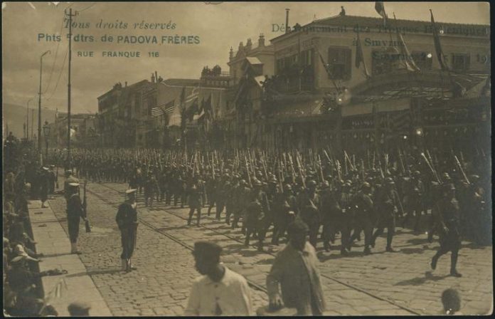 Σαν Σήμερα 2 Μαΐου 1919: Ο ένδοξος Ελληνικός Στρατός αποβιβάζεται στη ...