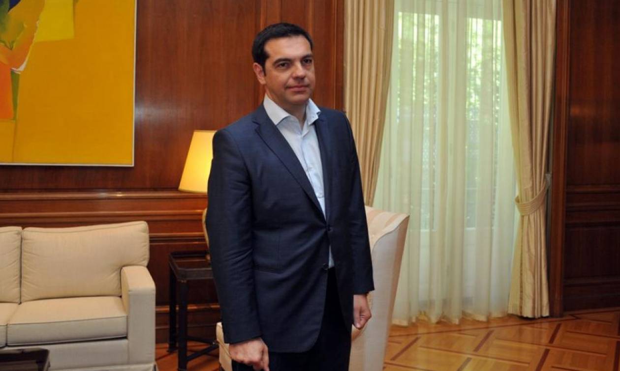 ΩΡΑ 09:50! ΕΠΕΣΕ Ο ΚΑΦΕΣ ΑΠΟ ΤΑ ΧΕΡΙΑ ΤΟΥΣ ΣΤΟ ΜΑΞΙΜΟΥ – ΔΕΝ ΕΧΕΙ ...