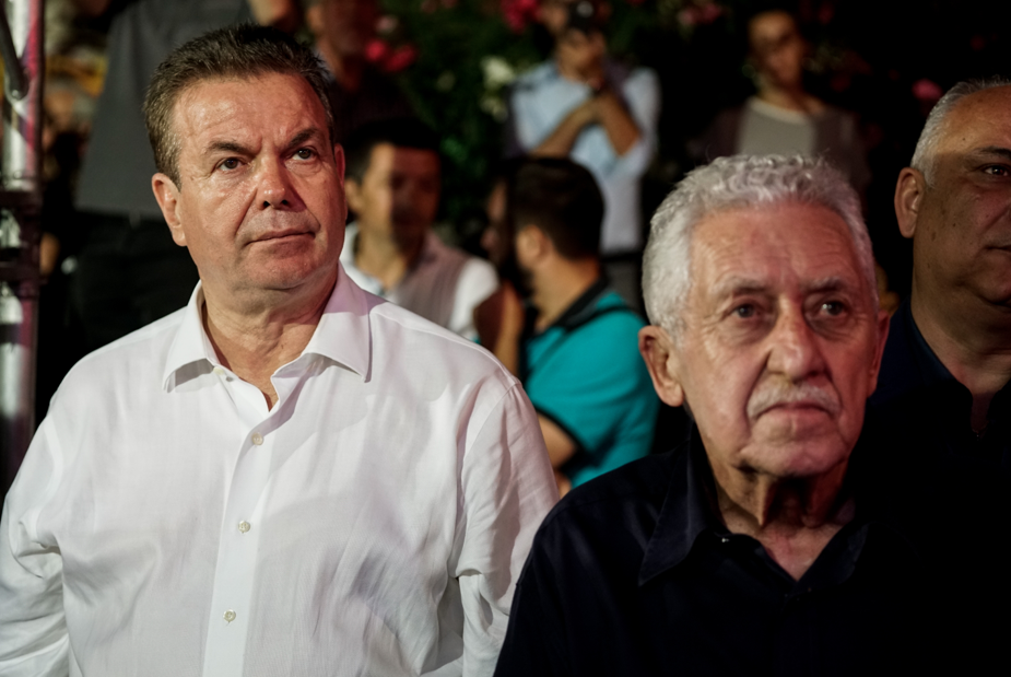 ΣΙΧΑΜΕΝΟΙ, ΚΥΝΙΚΟΙ ΠΟΛΙΤΙΚΟΙ ΠΑΛΙΑΝΘΡΩΠΟΙ! ΈΤΡΕΧΑΝ ΤΑ ΣΑΛΙΑ ΤΟΥΣ ...
