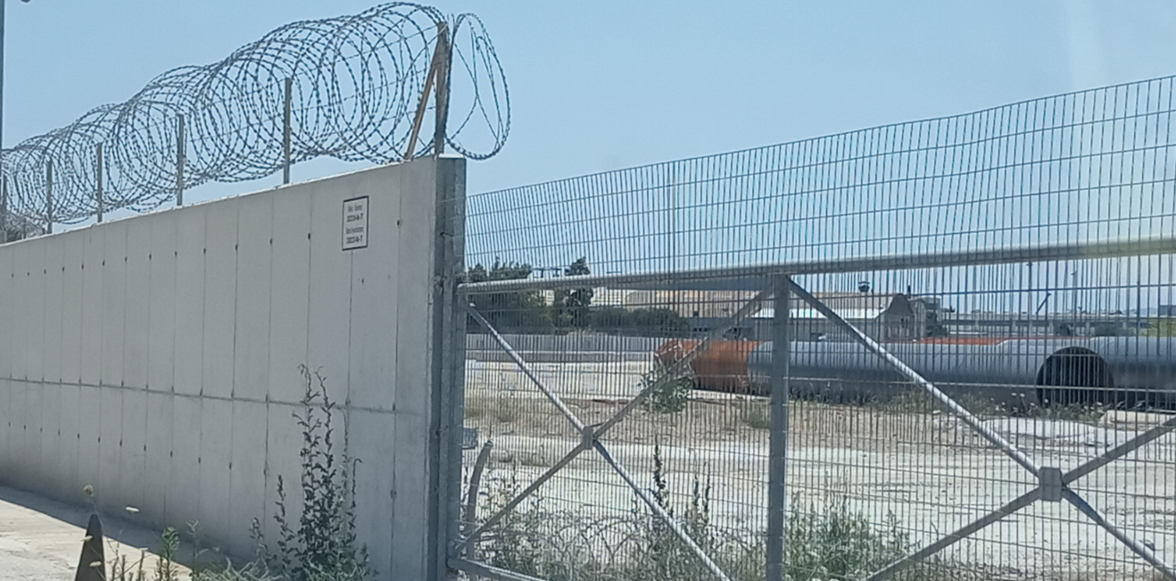 ΒΑΡΔΗΣ “ΠΕΙΡΑΤΗΣ”. ΤΣΙΜΕΝΤΩΣΕ ΤΟΝ ΚΟΡΙΝΘΙΑΚΟ ΚΟΛΠΟ! ΒΡΑΖΕΙ Η ΘΑΛΑΣΣΑ ΜΕ ...