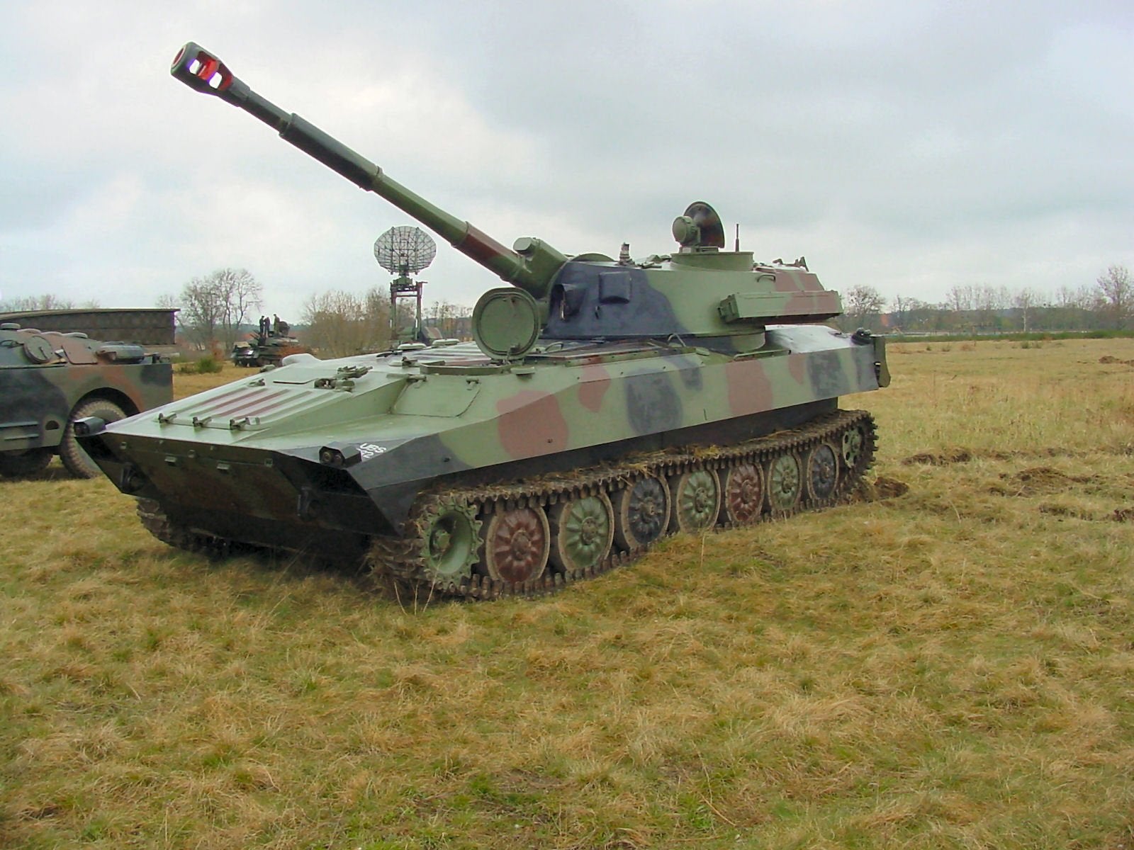 Το αυτοκινούμενο πυροβόλο 2S1 «Gvozdika» (ΒΙΝΤΕΟ) – Makeleio.gr