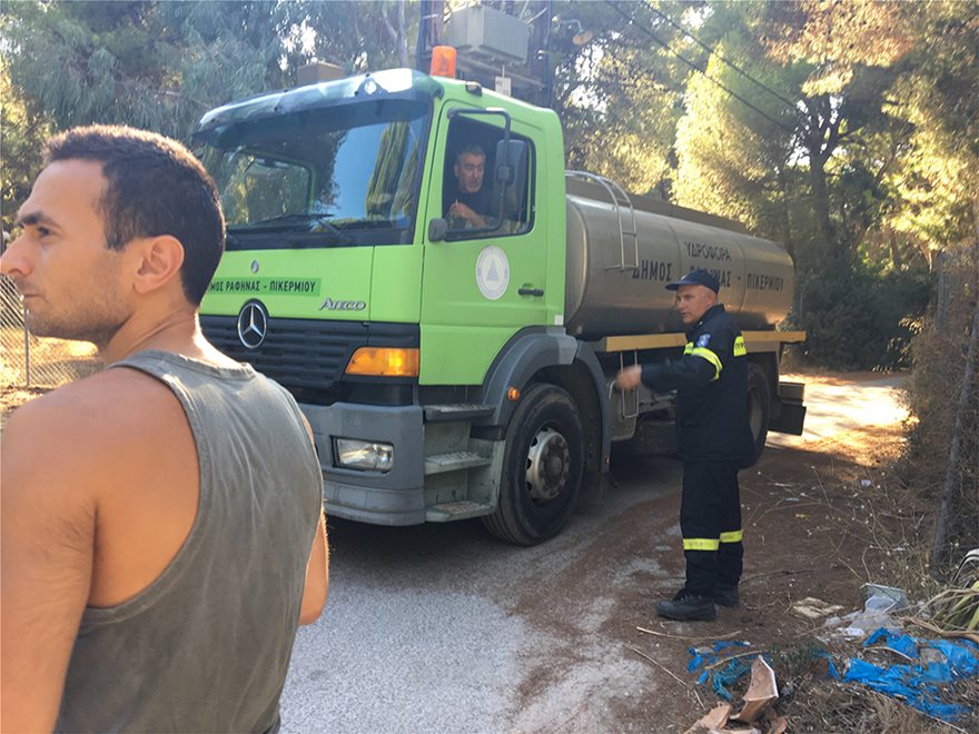 ΜΑΣ ΚΑΙΝΕ ΤΑ ΚΟΜΜΟΥΝΙΑ ΚΑΙ Ο ΕΓΚΕΦΑΛΟΣ ΕΙΝΑΙ ΣΤΗΝ ΙΣΠΑΝΙΑ ΓΙΑ ΑΛΛΟΘΙ ...