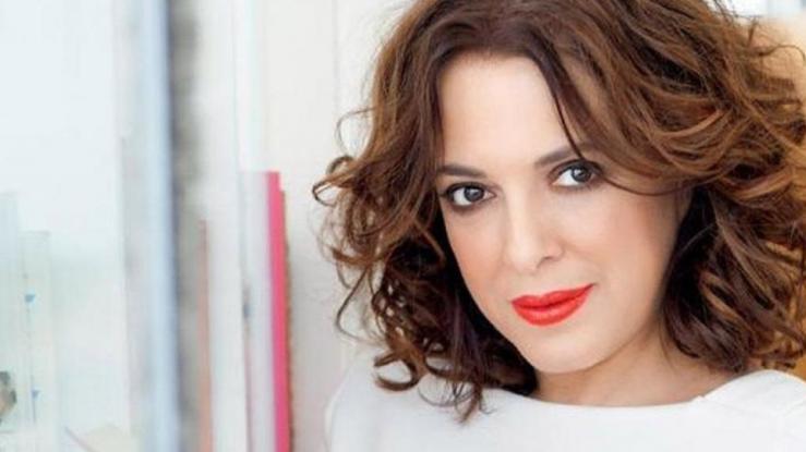 «Τελευταία μπάνια» – Η Ελένη Ράντου ποζάρει με μαγιό στην παραλία (ΦΩΤΟ ...