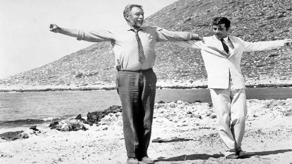 Όταν ένας Έλληνας τους έκανε όλους να χορεύουν Ζορμπά (ΒΙΝΤΕΟ ...