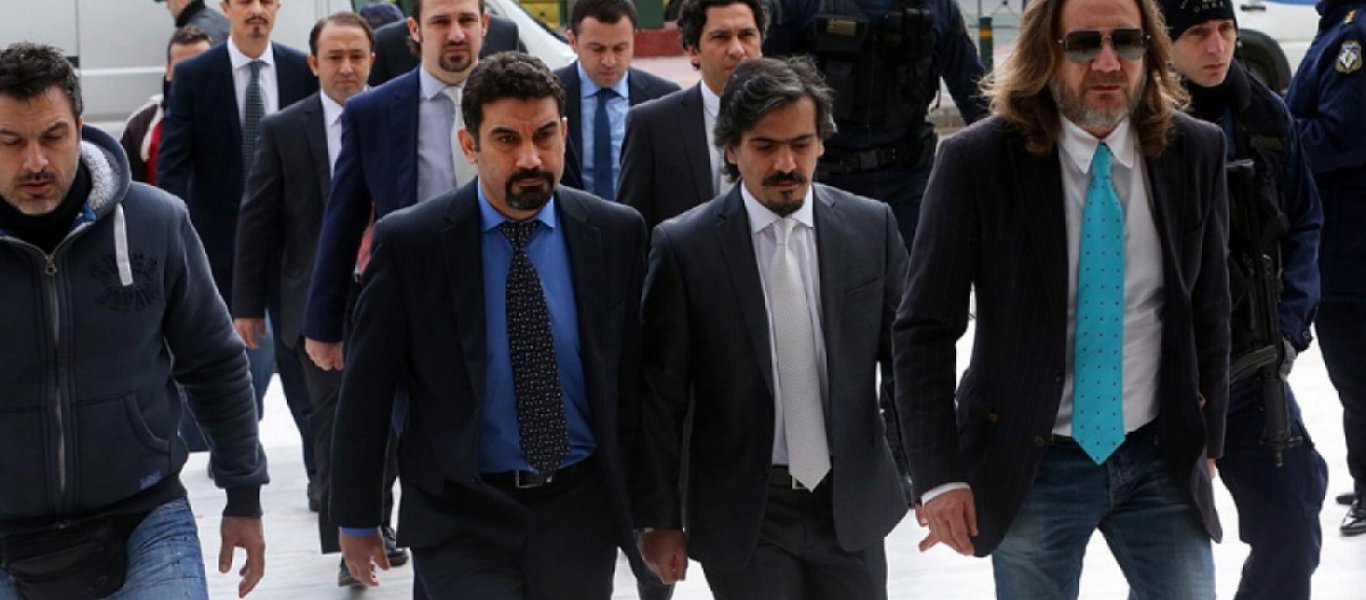 “ΝΑΡΚΩΜΕΝΟΙ ΠΑΝΩ ΣΕ ΜΙΑ ΒΑΡΚΑ ΜΕ ΕΝΤΟΛΗ ΤΣΙΠΡΑ ΚΑΙ ΠΙΣΩ ΣΤΗΝ ΤΟΥΡΚΙΑ ...