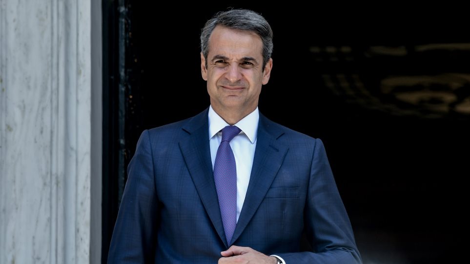 Ο Κούλης έγινε βαψομαλλιάς! Δείτε πώς βγήκε στο διάγγελμα και δείτε και ...