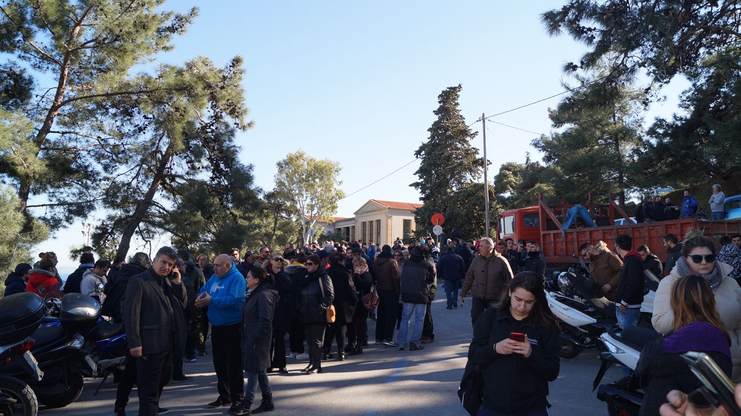 ΜΙΑ ΓΥΝΑΙΚΑ ΣΤΟ ΝΟΣΟΚΟΜΕΙΟ ΣΤΗ ΧΙΟ! ΝΕΑ ΕΠΕΙΣΟΔΙΑ ΜΕ ΠΕΤΡΟΠΟΛΕΜΟ ...