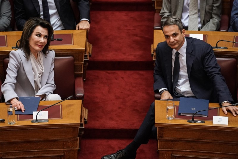 Νέο χτύπημα από τον ΚΟΥΛΗ! Δείτε ποιους πήγε και έβαλε στην Επιτροπή ...