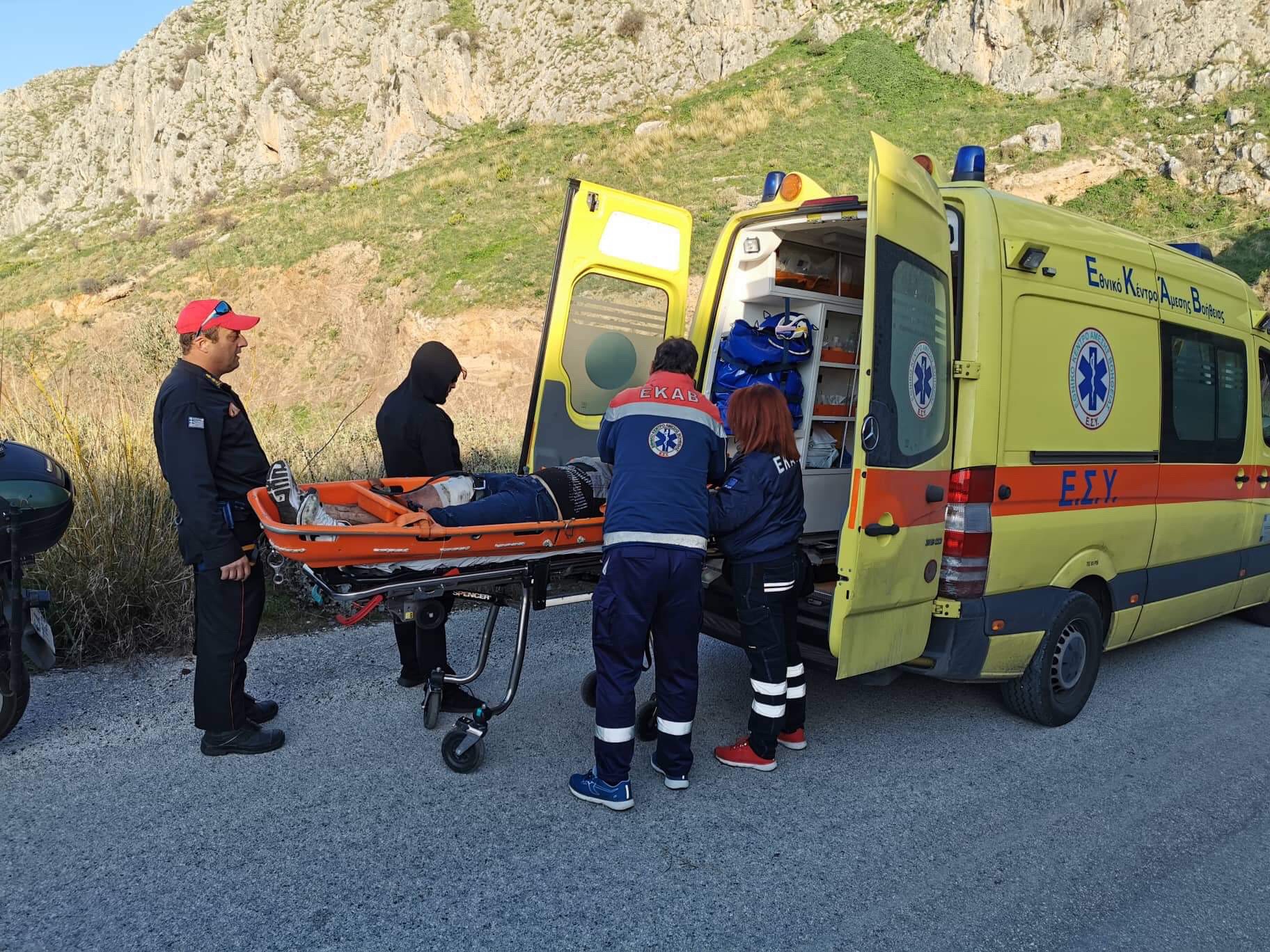 ΕΝΟΠΛΗ ΣΥΜΠΛΟΚΗ ΣΤΗΝ ΑΡΧΑΙΑ ΚΟΡΙΝΘΟ ΜΕ ΤΗΝ ΑΣΤΥΝΟΜΙΑ: ΕΦΑΓΑΝ ΜΠΟΛΙΚΟ ...