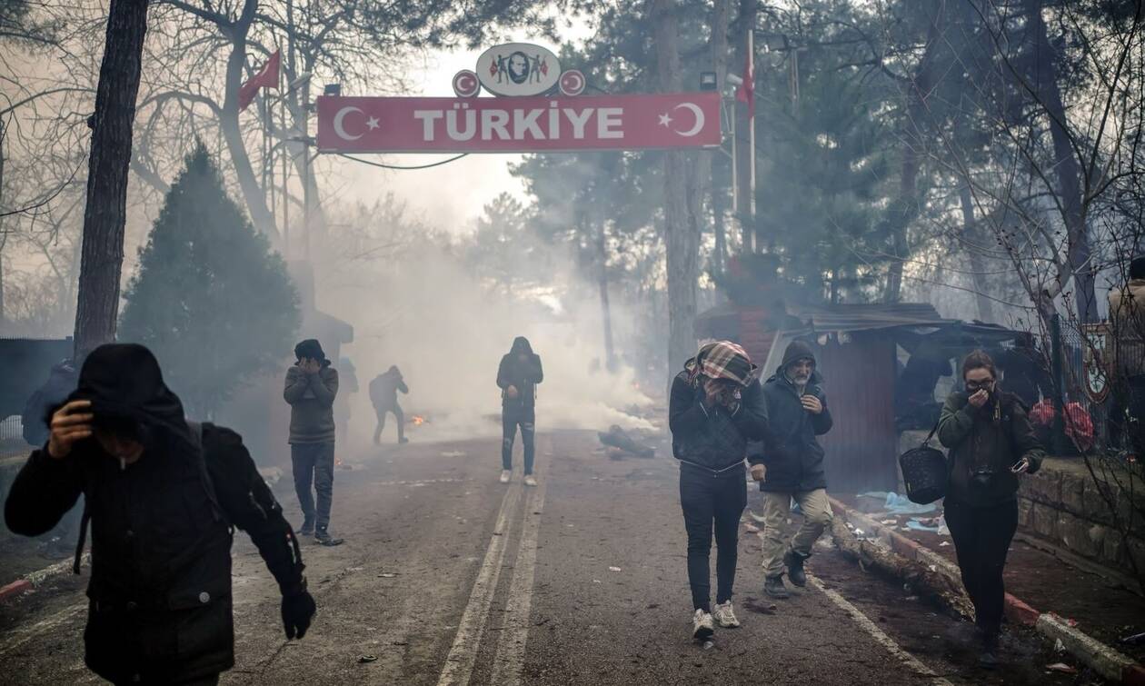 ΕΛΛΗΝΟΤΟΥΡΚΙΚΗ ΣΥΡΡΑΞΗ ΤΩΡΑ! ΤΟΥΡΚΟΙ ΑΣΤΥΝΟΜΙΚΟΙ ΒΑΛΛΟΥΝ ΚΑΤΑ ΕΛΛΗΝΩΝ ...