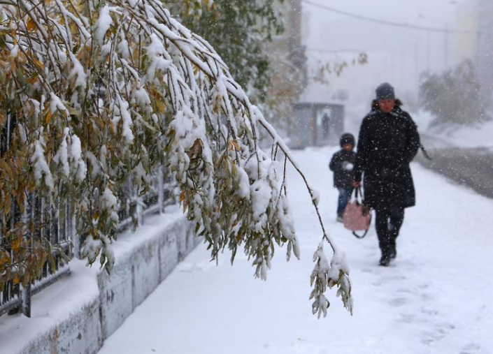 Σημάδι ότι τελειώνει το καλοκαίρι – Έπεσαν τα πρώτα χιόνια της σεζόν ...