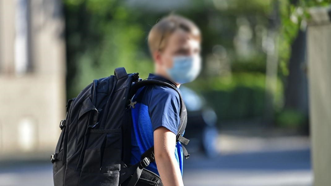ΑΡΧΙΣΑΝ ΤΑ ΟΡΓΑΝΑ – Κουτουλιά από γονιό σε καθηγητή όταν του είπε ότι ...