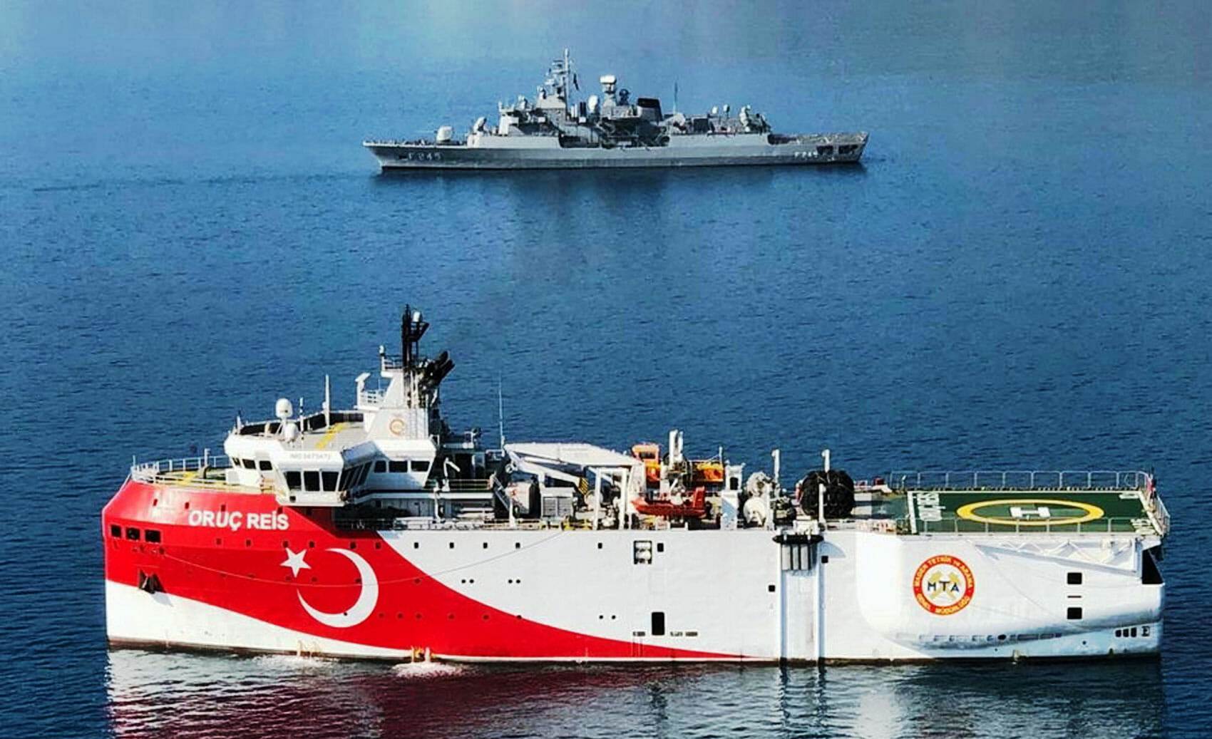 ΣΤΑ ΜΑΤΩΜΕΝΑ ΝΕΡΑ ΤΩΝ ΔΩΔΕΚΑΝΗΣΩΝ ΤΟ «ΟΡΟΥΤΣ ΡΕΪΣ» – ΔΙΠΛΑ ΣΤΗ ΡΟΔΟ ...