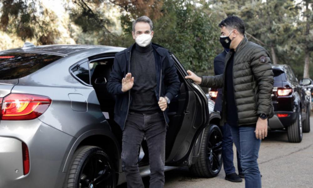 ΘΑ ΣΑΣ ΦΥΓΕΙ ΤΟ ΣΑΓΟΝΙ! ΔΕΙΤΕ ΜΕ ΤΙ ΑΜΑΞΙ “ΕΣΚΑΣΕ ΜΥΤΗ” Ο ΚΟΥΛΗΣ ΓΙΑ ΝΑ ...
