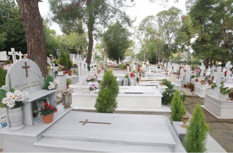 ΕΣΠΑΣΑΝ ΤΟ ΛΟΥΚΕΤΟ ΜΕ RAVE ΠΑΡΤΙ ΣΤΟ ΝΕΚΡΟΤΑΦΕΙΟ! ΕΙΧΑΝ ΚΑΙ DJ ΠΑΝΩ ΑΠ ...