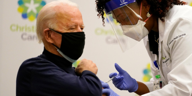 ΠΡΟΠΑΓΑΝΔΑ ΣΕ ΖΩΝΤΑΝΗ ΜΕΤΑΔΟΣΗ! Ο Μπάιντεν έκανε on camera το εμβόλιο της Pfizer -«Κανένας λόγος ...