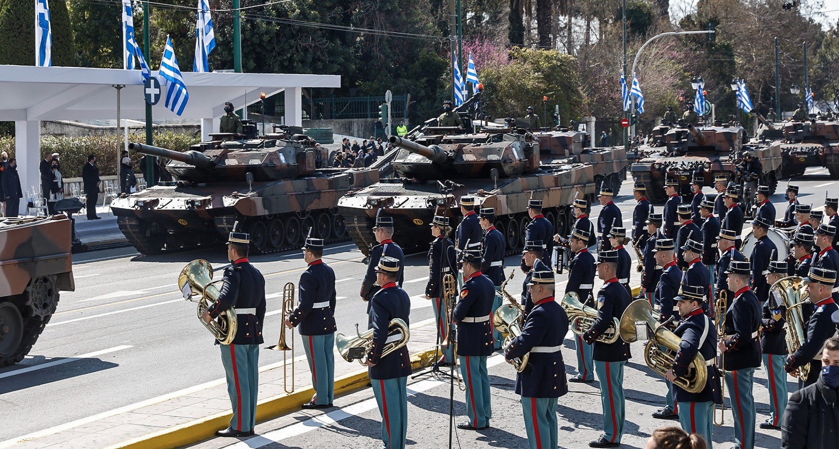 ΣΕΙΣΤΗΚΕ Ο ΤΟΠΟΣ!!! ΔΕΟΣ ΚΑΙ ΠΕΡΗΦΑΝΙΑ ΑΠΟ ΤΗ ΜΕΓΑΛΕΙΩΔΗ ΠΑΡΕΛΑΣΗ ΓΙΑ ...