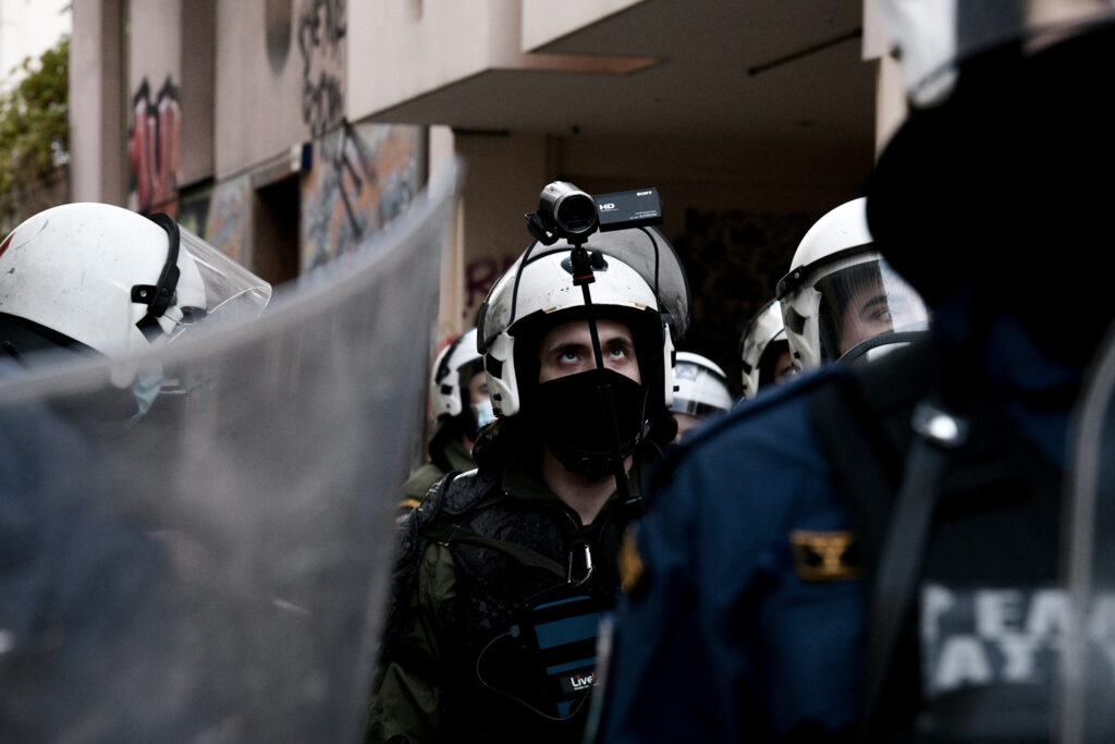 ΕΛ.ΑΣ: Κάμερες και στα περιπολικά εκτός από τις στολές των αστυνομικών ...
